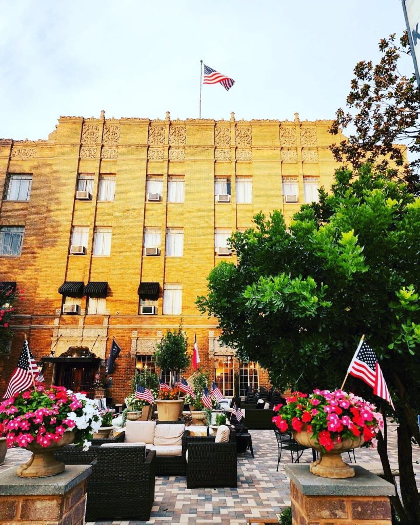 Faust Hotel - New Braunfels Downtown